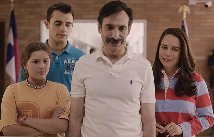 Viaje Todo Robado - Hola Mexico Film Festival